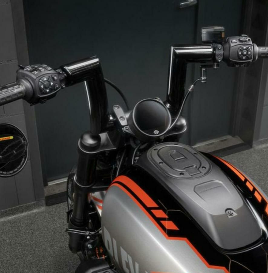 ナイトスター(RH975) ハンドルバー｜ハーレーカスタムパーツ専門店