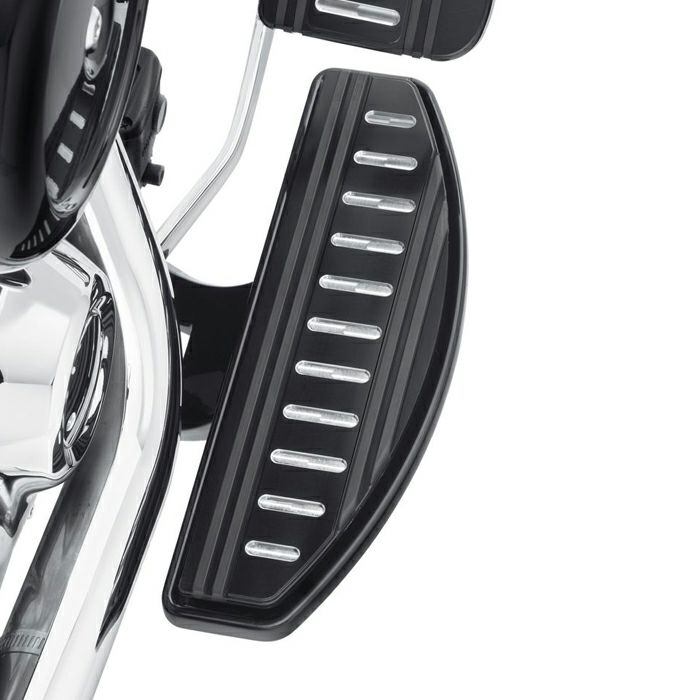 M8ソフテイル用 ハーレー純正 フットボード｜ハーレーカスタムパーツ専門店