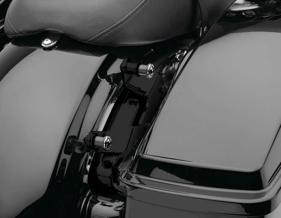 ハーレー、ツーリング2014年以降用ドッキング・キット｜ハーレーカスタムパーツ専門店