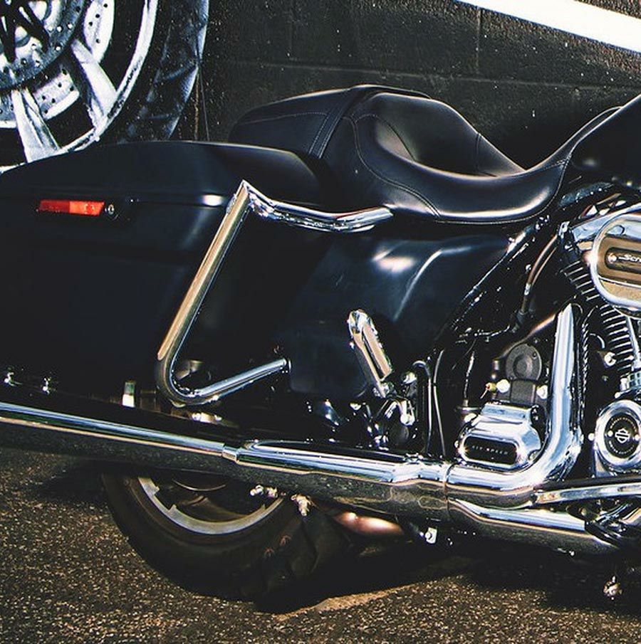 ハーレー、ツーリング2014年以降用 サドルバッグガード、レール｜ハーレーカスタムパーツ専門店