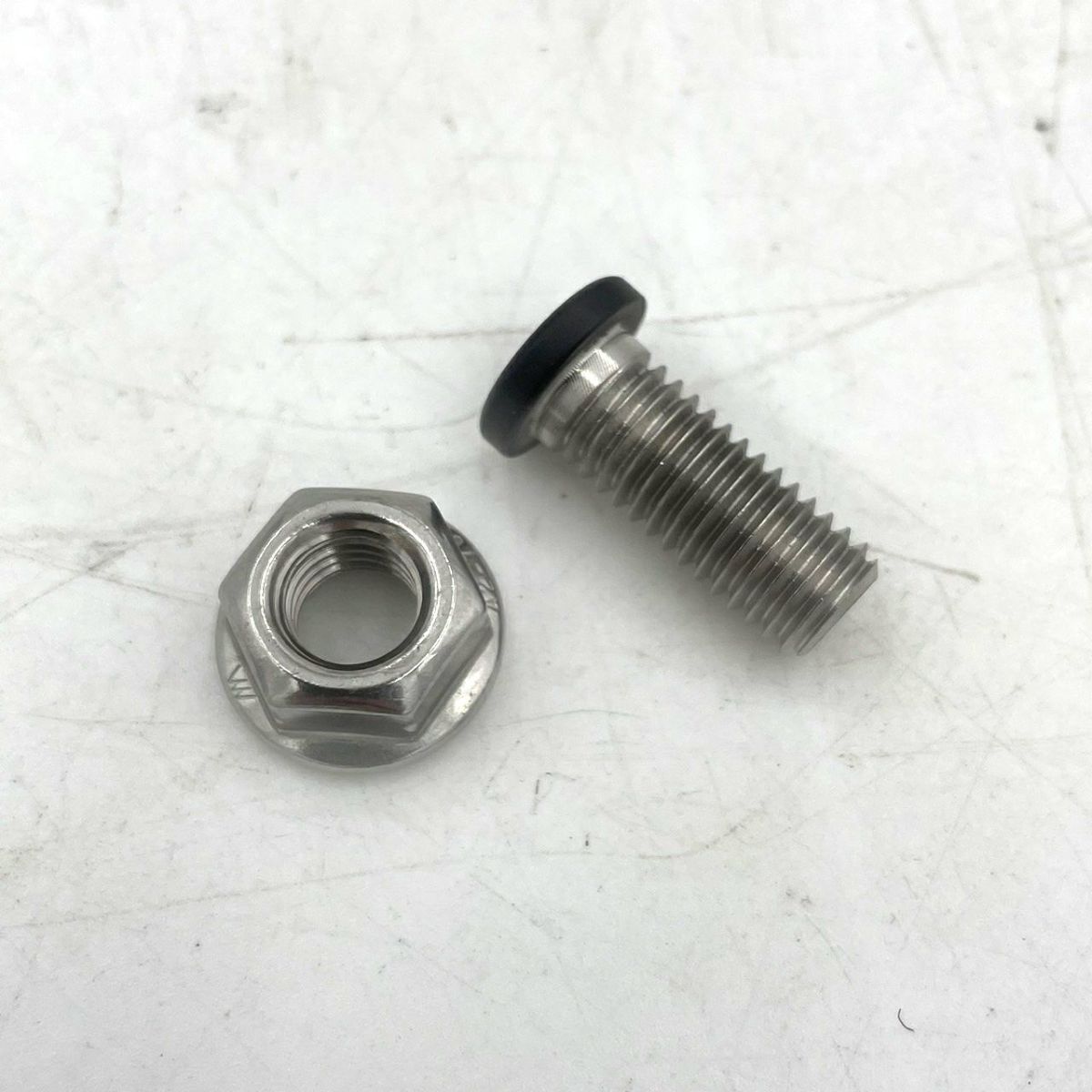 ソフテイル用リアウインカーステー｜ハーレーカスタムパーツ専門店