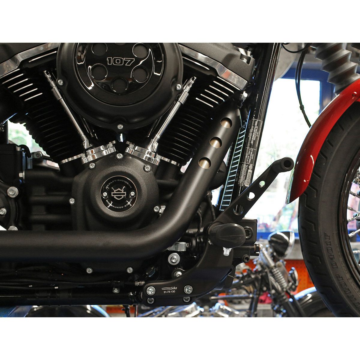 M8ソフテイル用 フットレバー｜ハーレーカスタムパーツ専門店