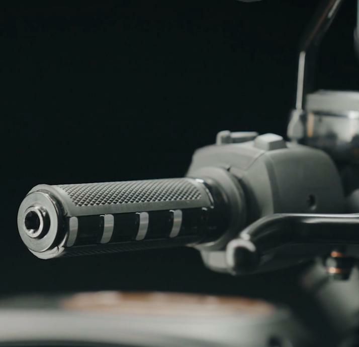 ナイトスター(RH975) グリップ｜ハーレーカスタムパーツ専門店