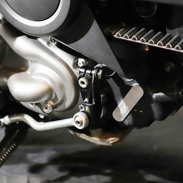 ナイトスター フットレバー、ペグ｜ハーレーカスタムパーツ専門店