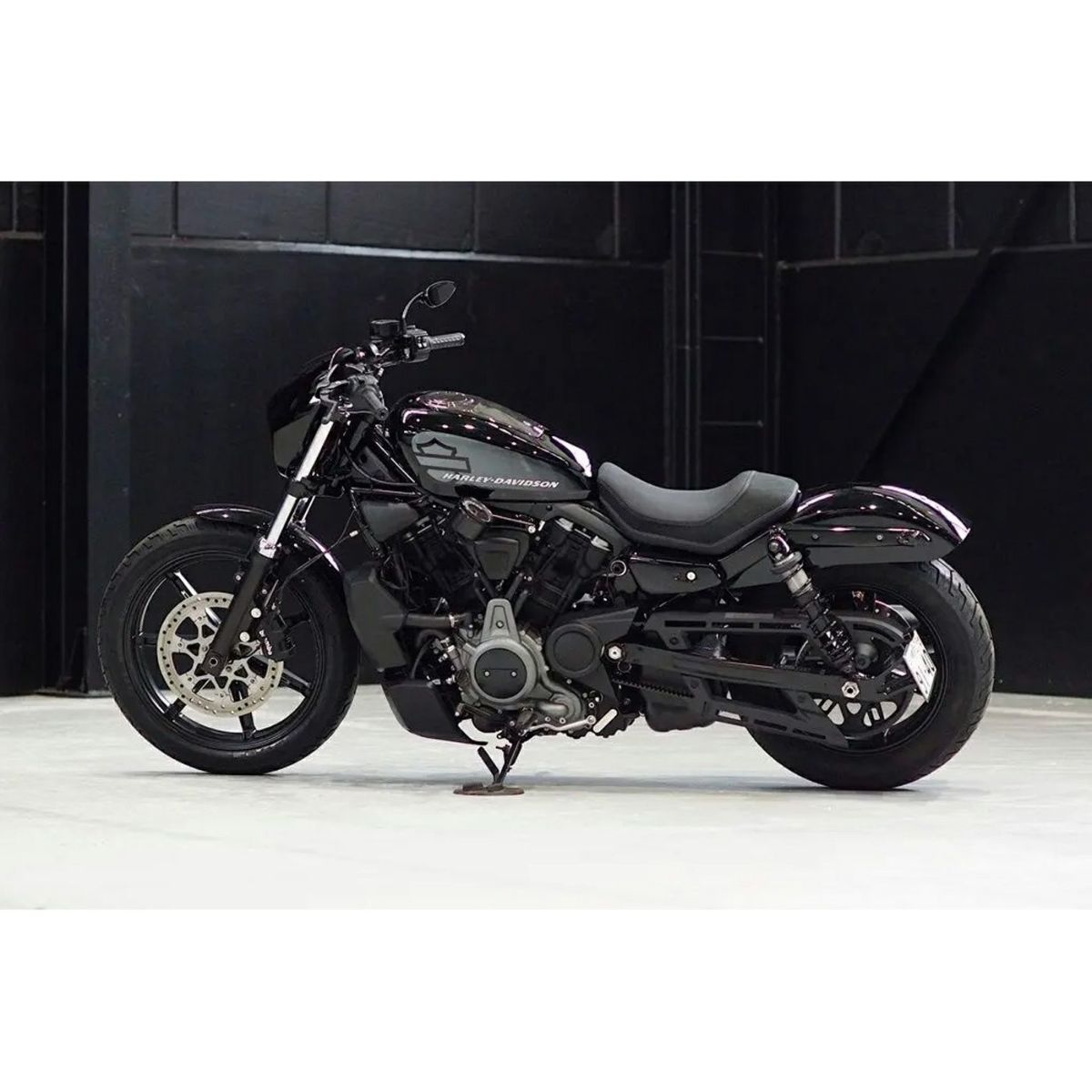 ナイトスター(RH975) ハンドルバー｜ハーレーカスタムパーツ専門店